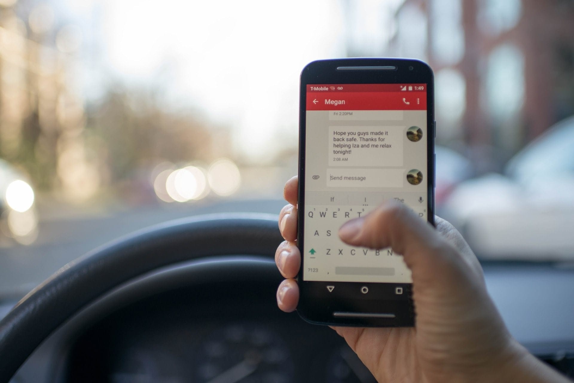 The Law on Using Mobile Phones While Driving • How-2-Drive